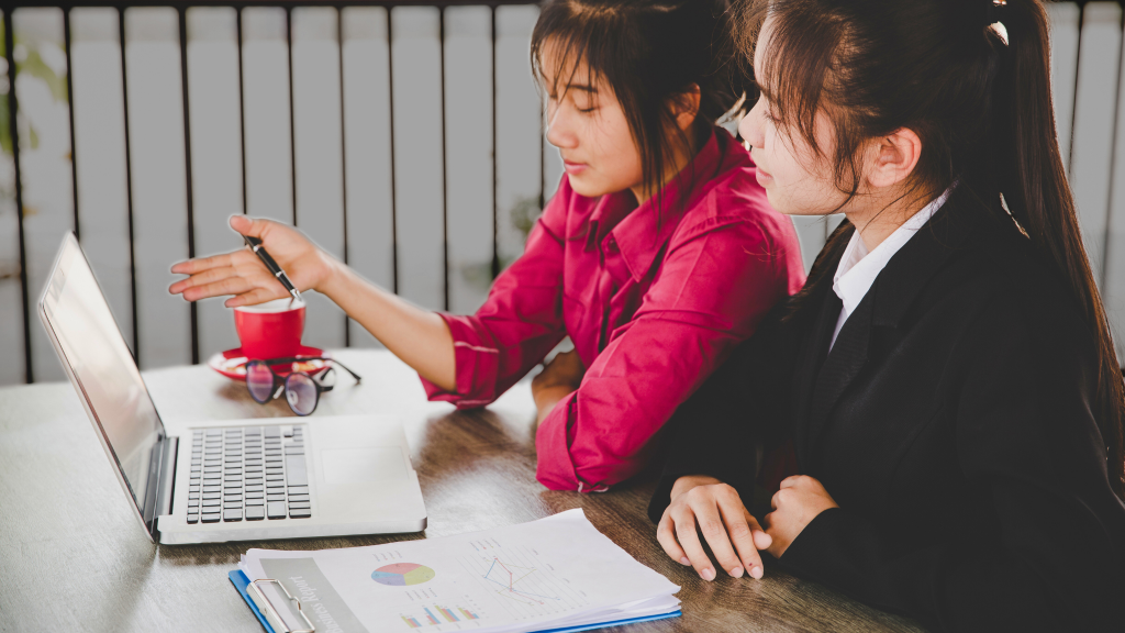 AIJC - Management of E-Learning (220)